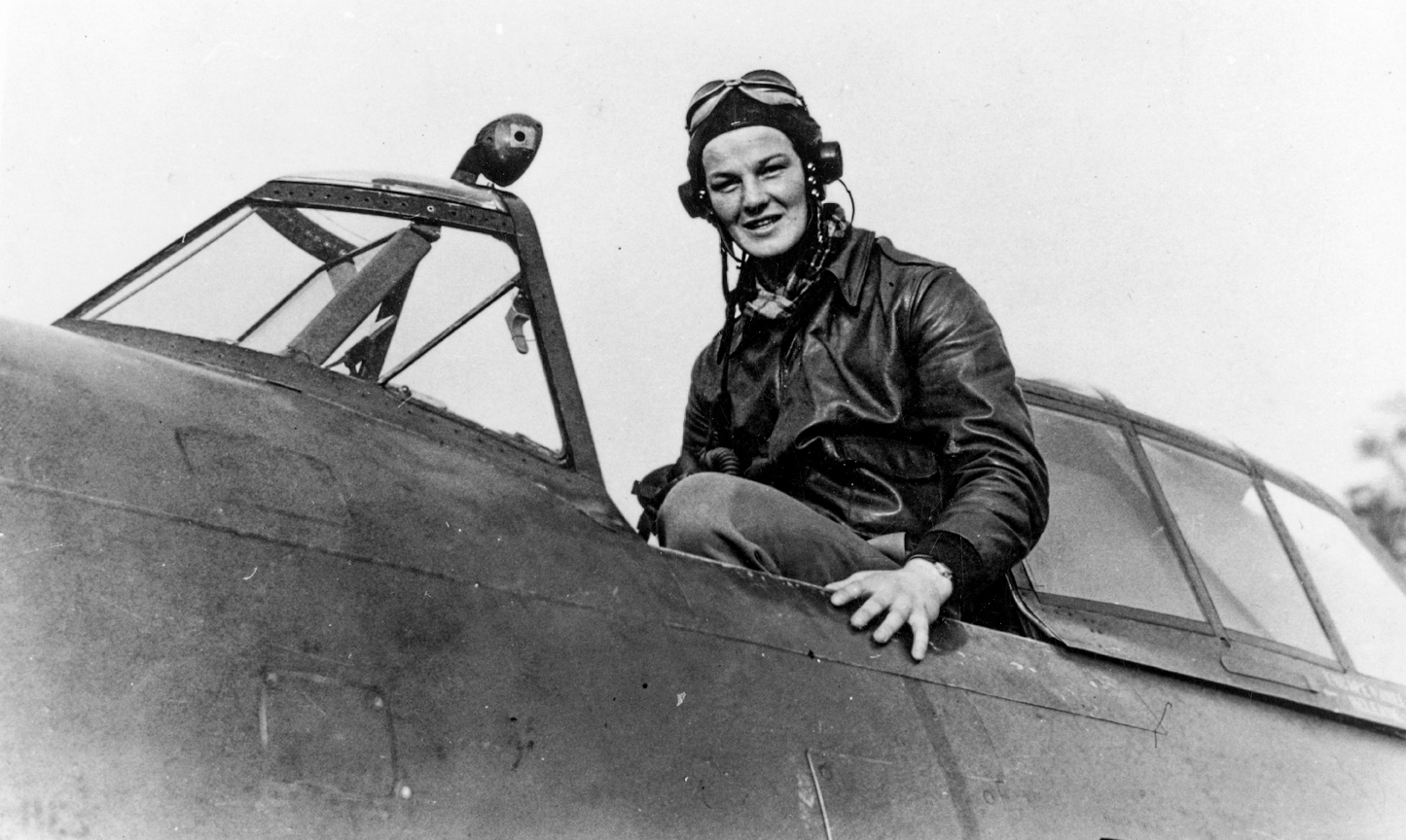 fg4 Triple ace Ralph Kidd Hofer in his P-47 Thunderbolt Sho-Me ...