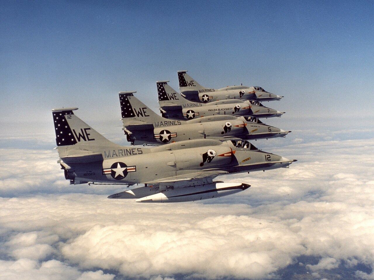 bl1 A division of A-4M Skyhawks from VMA-214 in the 1970s - Flying Tigers